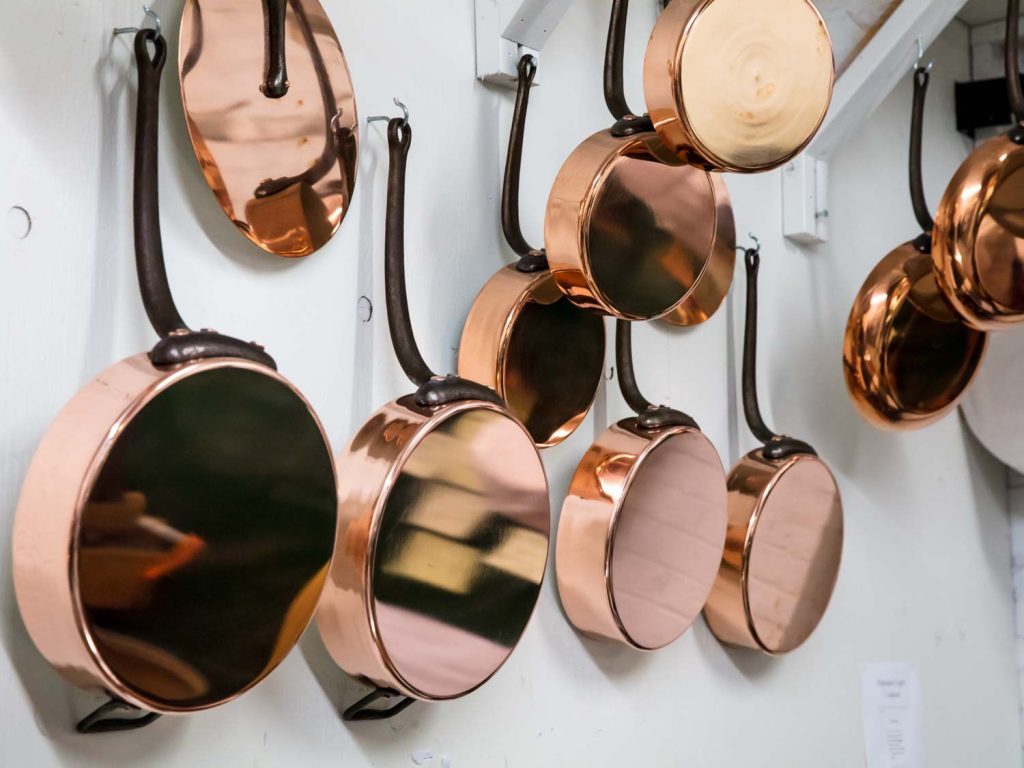 Why Copper Bottoms Shine in Cookware Performance - kitchen Bap